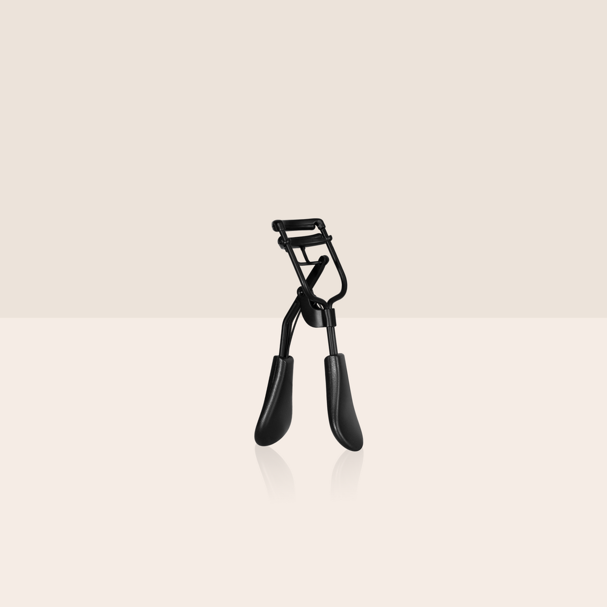 Perfect Your Lash Cluster Look | Precision Press for Seamless Lashes ...